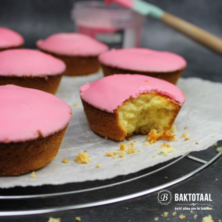Wat zit er in een roze koek? Ontdek het in deze baktip!